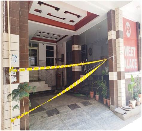 हटल सवट पलस म चल रह सकस रकट क भडफड हटल परबधक लडकय सहत कल लग