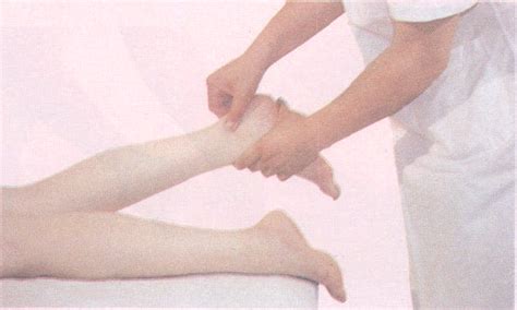 56 捏揉跟腱法 推拿手法 医学