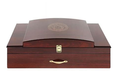 ᐉ Набір столових приборів Versace 72 El Lv 9723 на 12 персон в подарунковій валізі 72 пр