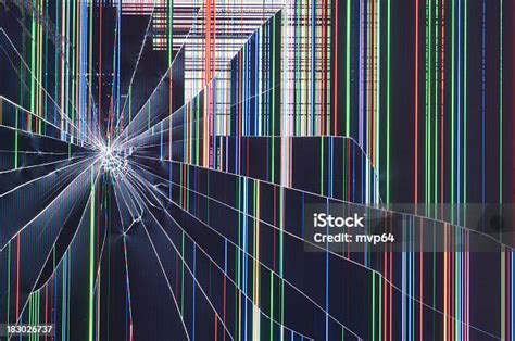 균열 Lcd 화면 깨짐에 대한 스톡 사진 및 기타 이미지 깨짐 컴퓨터 모니터 금이 간 Istock