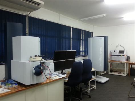 Bruker Autoflex Speed Iii Maldi With Stainless Steel Polished Steel Target Plates And A Tlc