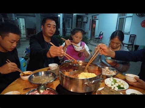 包立春三兄弟难得相聚桃子姐安排一桌鸳鸯火锅一家人吃爽了 YouTube