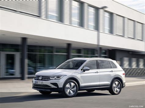 2021 Volkswagen Tiguan Plug In Hybrid Front Three Quarter Wallpaper