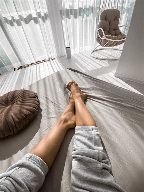 Kneel Down And Start Licking My Feet Slave Scrolller