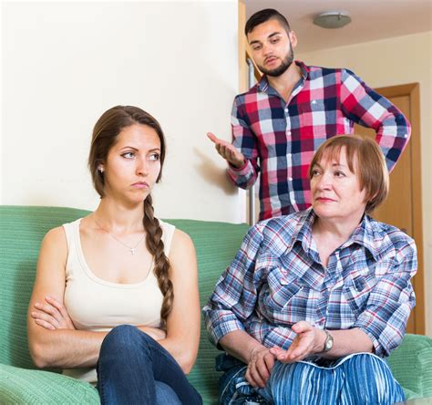 Roles Invertidos Qu Sucede Cuando El Padre Se Muda Con Los Hijos Infobae