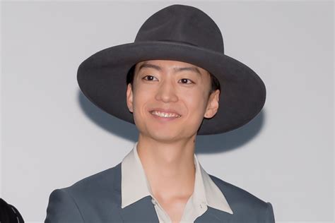 （写真）伊藤健太郎、監督におそろいのタンブラーをプレゼント 筧美和子が仲良しぶりを明かす 映画 ニュース ｜クランクイン！