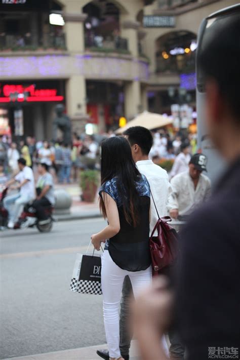 武汉街拍武汉江汉路街拍美女 随意云