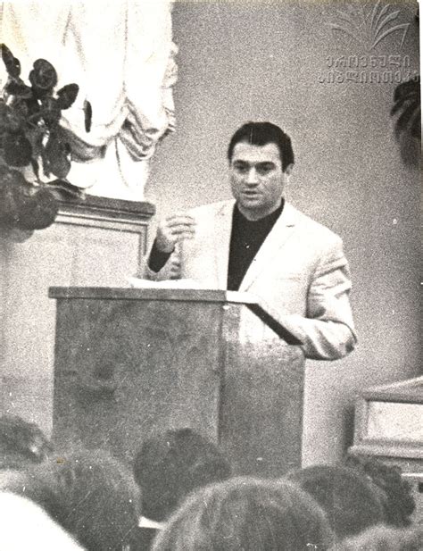 Iverieli ჯანსუღ ჩარკვიანი შეხვედრაზე ახალგაზრდა პოეტებთან კ მარქსის