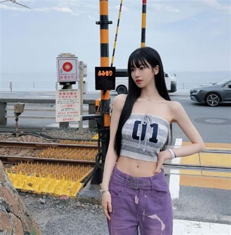 시큼한 겨드랑이 촬스의 이슈와 유머