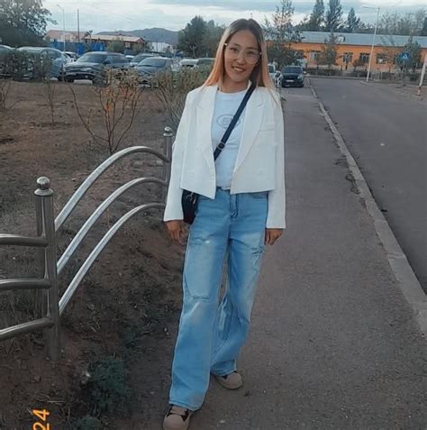 Э Эрдэнэсувд