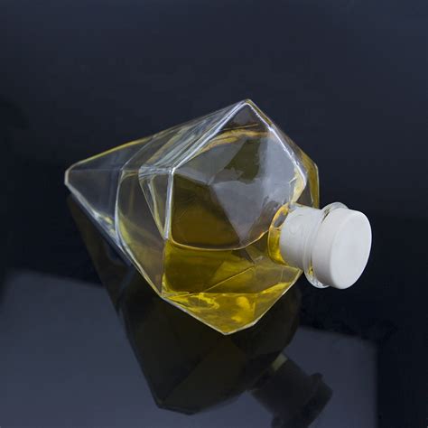 Unique Conoid Shape Engraving Super Flint Glass Bottle 70 Cl Liquor