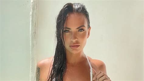 Chloe López Enciende La Polémica Con Sus Videos ¡ropa Interior Usada