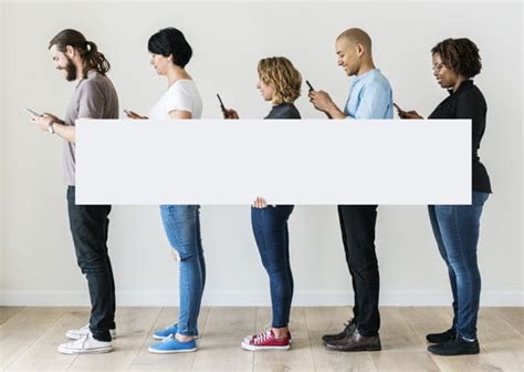 스마트 폰을 사용하는 사람들 Psd Uidownload