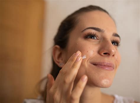 How To Apply Tretinoin Cream Correctly For The Best Results Tretinoin Creams Uk