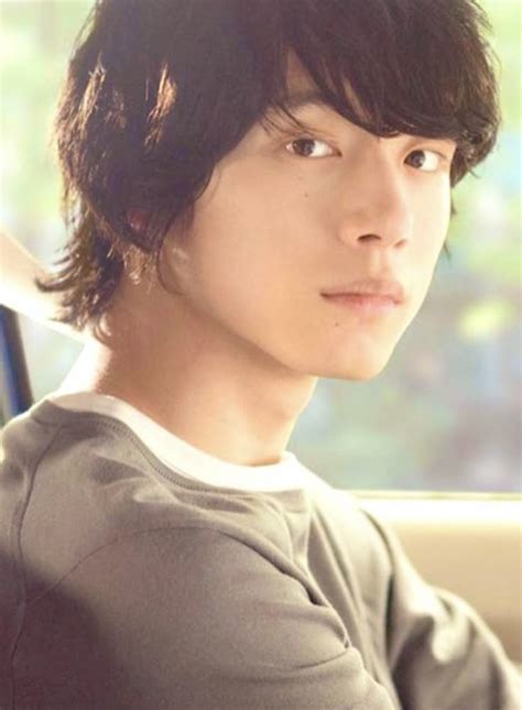 ボード「素材」のピン【2024】 外国人風 パーマ 坂口健太郎 ファッション 俳優