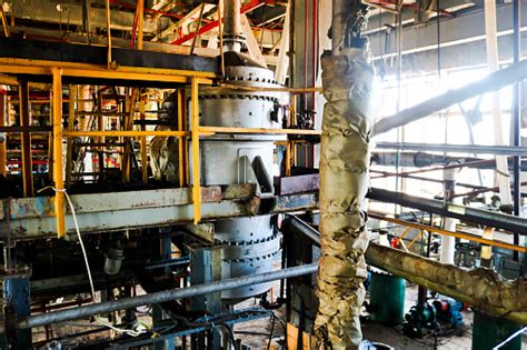 파이프라인 펌프 탱크 열교환기 플랜지 및 밸브 화학 석유화학 정유 공장에서의 화학 공정 장비의 수리 가솔린에 대한 스톡 사진 및