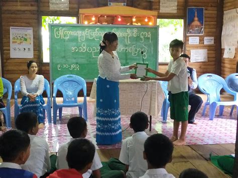 ကြံခင်းမြို့နယ် အ မ က ရွှေတောင်စုကျောင်းတွင် အသိပညာပေးဟောပြောပွဲ၊ နံရံကပ်စာစောင်နှင့် စာအုပ