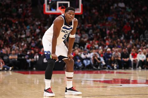 火箭加时战胜森林狼，华子手感冰凉22中8，赛后直言被包夹很难受爱德华兹比赛全场