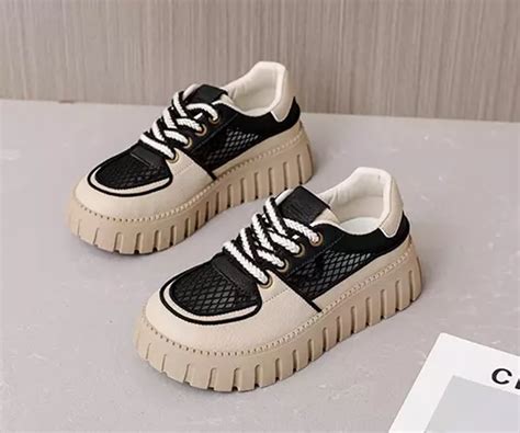 მაღალძირიანი საზაფხულო ფეხსაცმელი Oki Ge