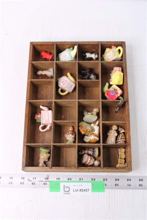 Trinket Shelf And Assorted Trinkets Bodnarus Auctioneering