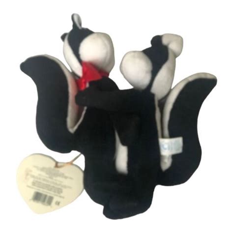 Pepe Le Pew And Penelope Kissing 1994 Applause Plush Looney Tunes