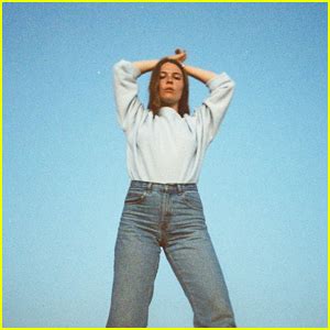 Maggie Rogers Returns With New Song ‘fallingwater Watch Music Video