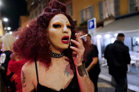 Une Lecture Drag Queen Sème Le Trouble à Toulouse Valeurs Actuelles