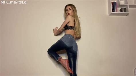 Hot Stuff Wetting Her Jeans Video Thisvid Com