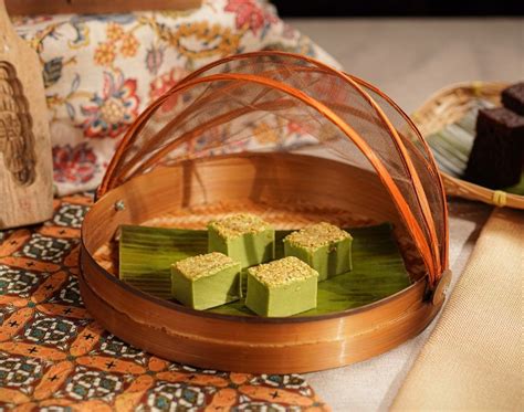 Where To Get The Best And Fluffiest Min Jiang Kueh In Singapore