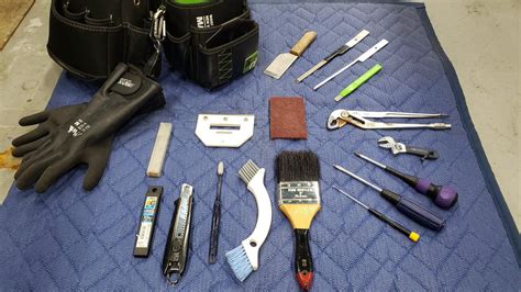 【京都の害虫駆除 Com】【京滋の清掃会社 Jp】㍿マイジョリティサービス 社長です On Twitter 腰袋の洗い道具を紹介します👷 腰袋とは現場で腰に巻くベルトで、その中に作業でよく