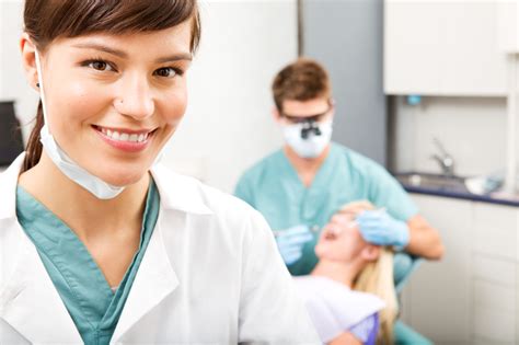 A Day In The Life What Does A Dental Assistant Do Southern Ontario Dental College