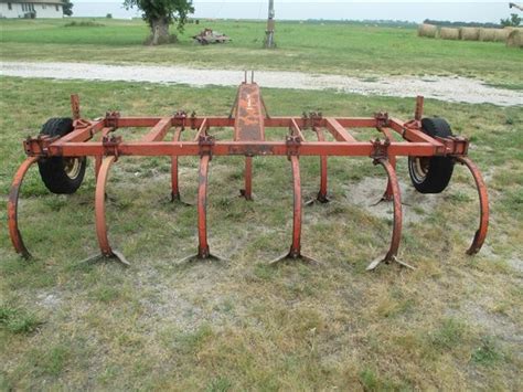 Krause 298 11 Shank Sweep Chisel Plow Bigiron Auctions