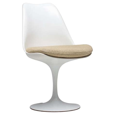 Eero Saarinen Furniture 440 For Sale At 1stdibs Eero Saarinen Chair