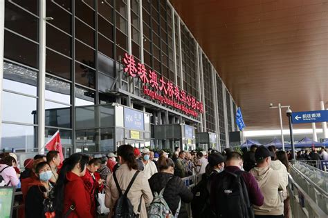 假期前两天，珠海边检总站查验出入境人次达100万