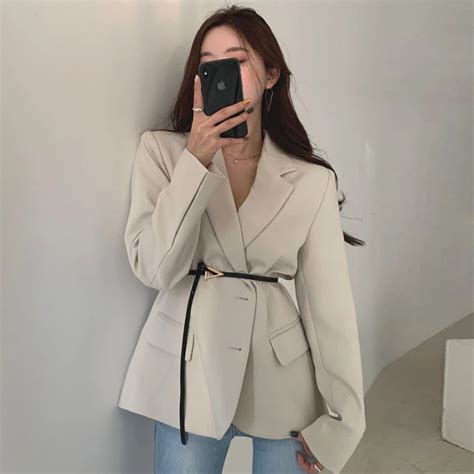 한국 세련된 가을 기질 옷깃 두 버튼 가짜 포켓 디자인 긴 소매 블레이저 벨트 여성