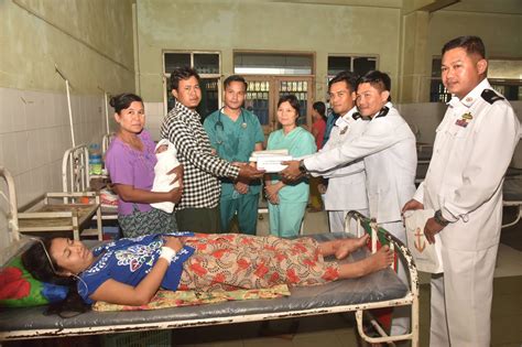 တပ်မတော်မြစ်တွင်းသွား ဆေးရုံရေယာဉ် ရွှေပုဇွန် နှင့် မြစ်ရေယာဉ် စကု တို့သည် ဧရာဝတီတိုင်းဒေသကြီး