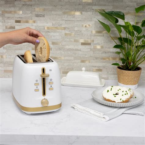 West Bend Timeless 2 Slice White And Gold Toaster Ttwb2swg13