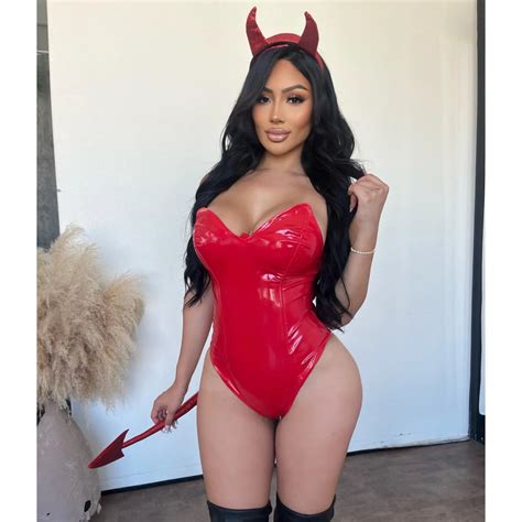 Red Evil Red Ootdfash