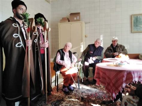 Картички за възрастните хора « СУ „Иван Николов Момчилов“