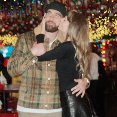 Taylor Swift And Travis Kelce Just Had Another Pda Moment Fashnfly