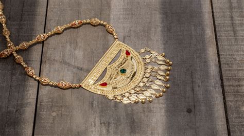 Different Gold Karat Al Romaizan