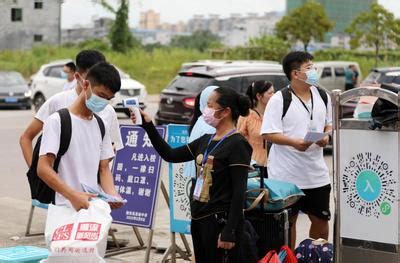 广西融安高一年级学生入学报到 人民图片网