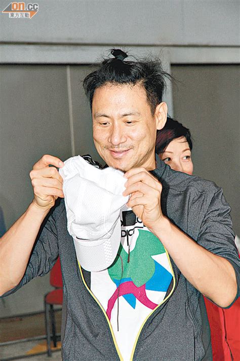 學友扮friend 貼身攞料 東方日報
