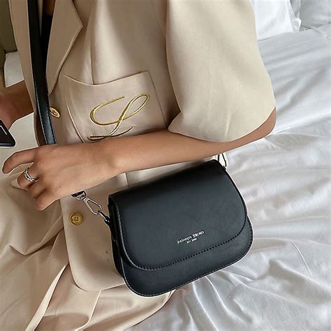 글램디브 당일출고여성가방 뉴플릿 미니 스퀘어 스티치 크로스백 A2081 여름가방 데일리가방 심플가방 크로스백 여자가방 대학생가방 캠퍼스룩 오피스룩 숄더백 해외여행 여행용가방