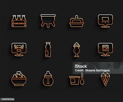 세트 라인 코티지 치즈 병에 담긴 아기 우유 병에 든 나무 상자 숟가락이 있는 요구르트 용기 아이스크림 와플 콘 마시는 요구르트