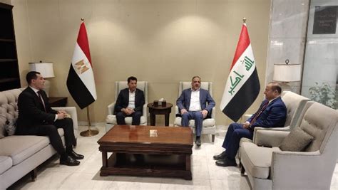 وزير الشباب يصل إلى العراق للمشاركة في اجتماعات المكتب التنفيذي لمجلس