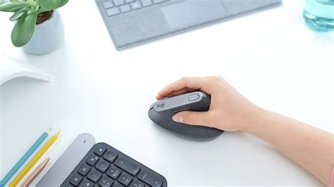 Gadgets Live Logitech MX Vertical With Natural Handshake Design Ergonomic Build Launched