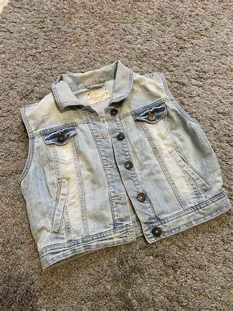 Безрукавка джинсовая джинсова — ціна 70 грн у каталозі Жилетки Купити жіночі речі за доступною