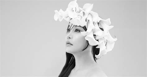 랄랄 상의 벗어던진 파격 만삭 화보…출산까지 한 달