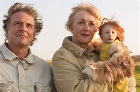 «Погружение в мир фантастики встречайте 19 летнюю ‘Дюймовочку с весом всего 10 кг Подробности